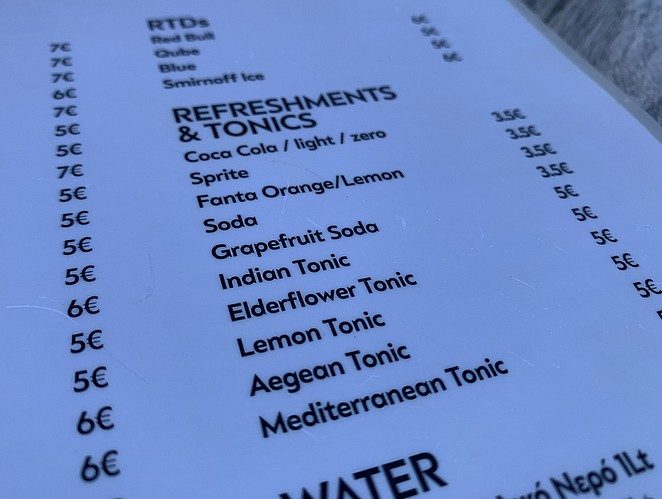 7 coole beach clubs op Elli Beach: trendy beach bars Rhodes Town ...